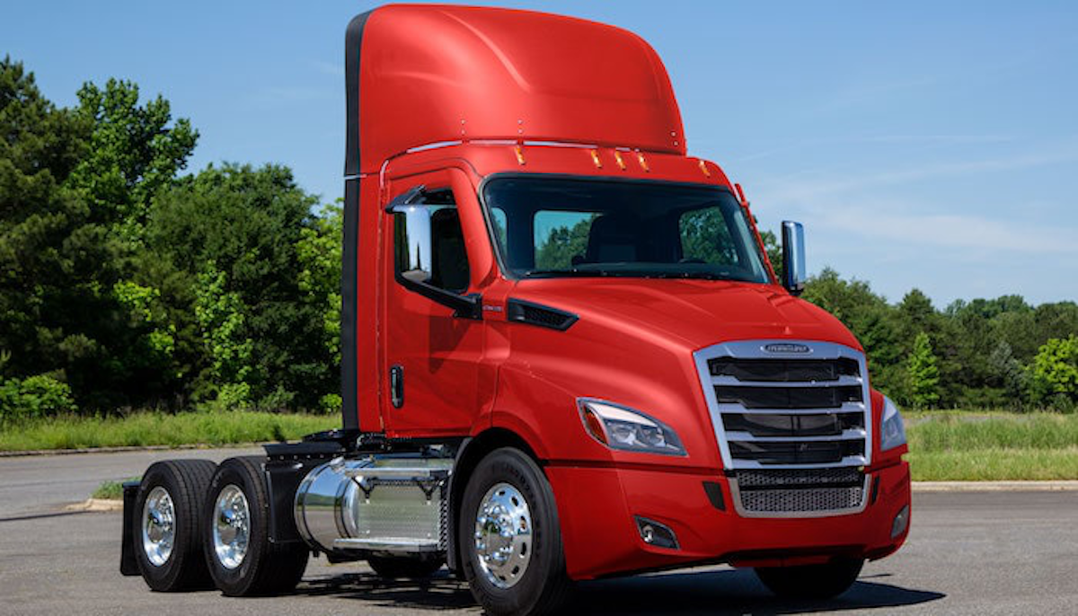 Lighter powertrain available for order in Freightliner Cascadia ...