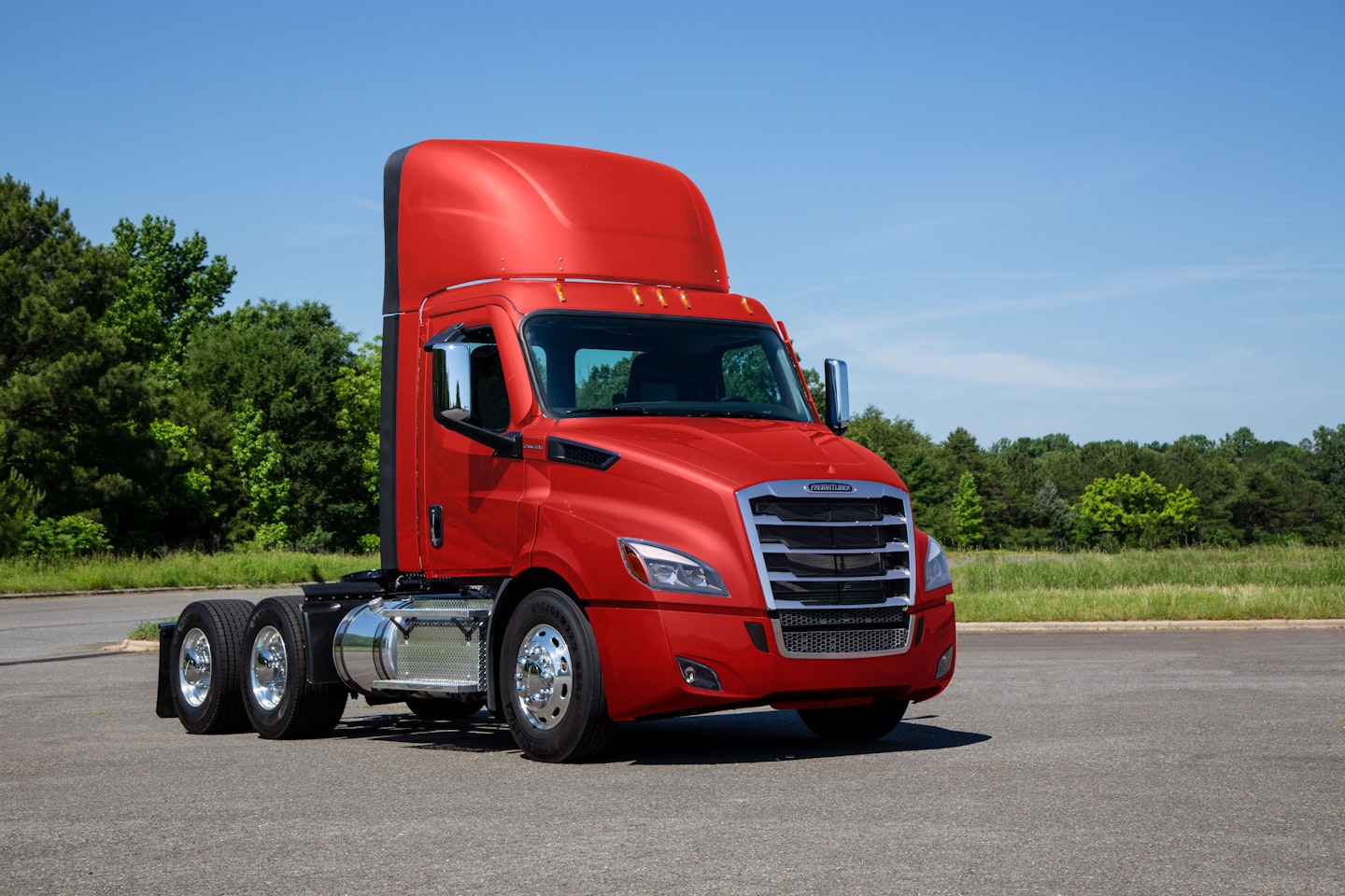 Lighter powertrain available for order in Freightliner Cascadia ...