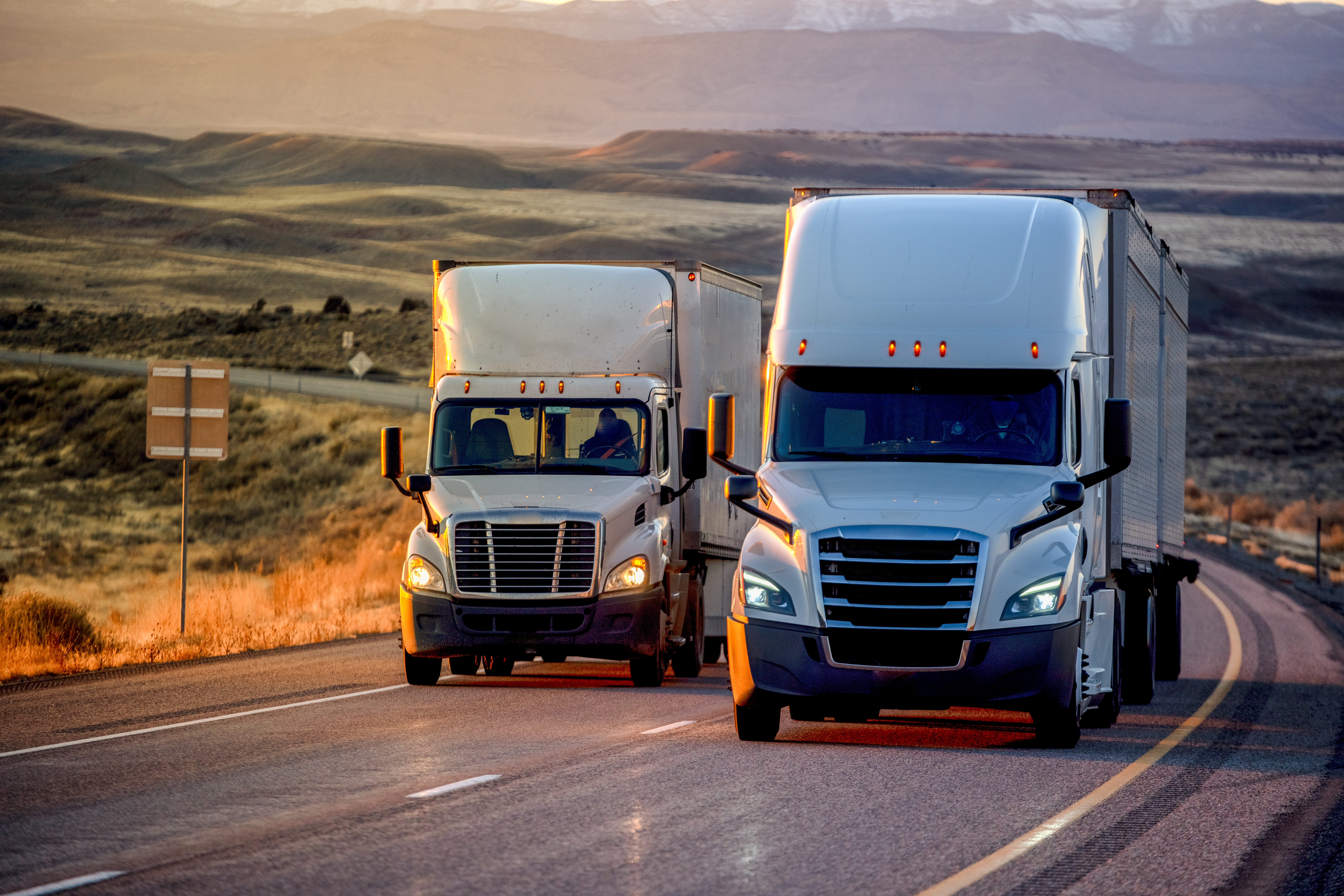 Used Class 8 truck prices trend upward in April despite drop in retail ...