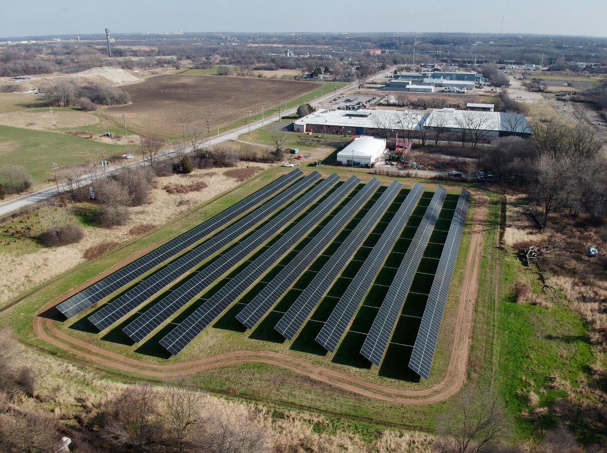 Hendrickson installs solar farm to power Illinois commercial bumper ...
